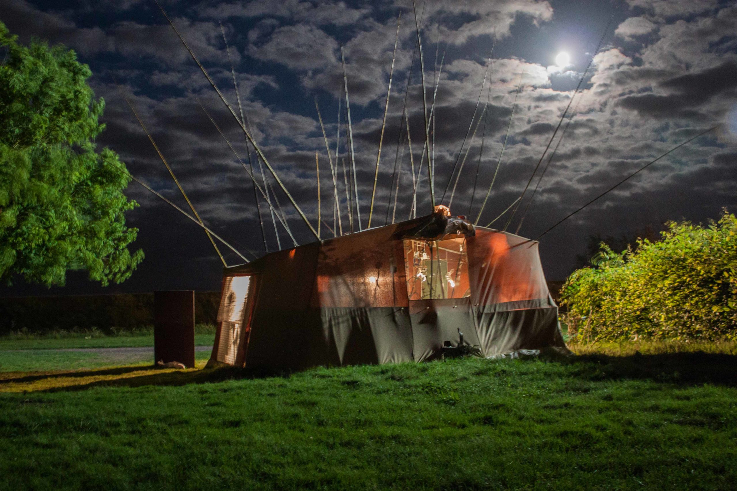 Caravane. - DENIS AUTON